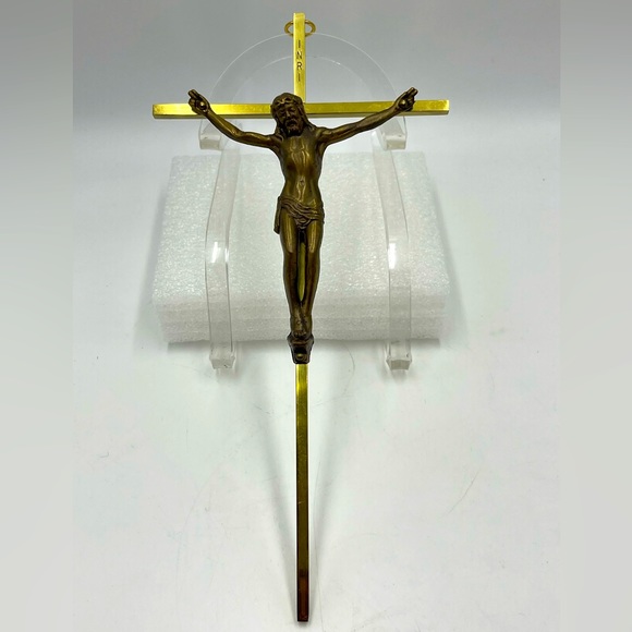 Accents | Vtg 1 Brass Religious Wall Hanging Jesus Christ Crucifixcross ...
